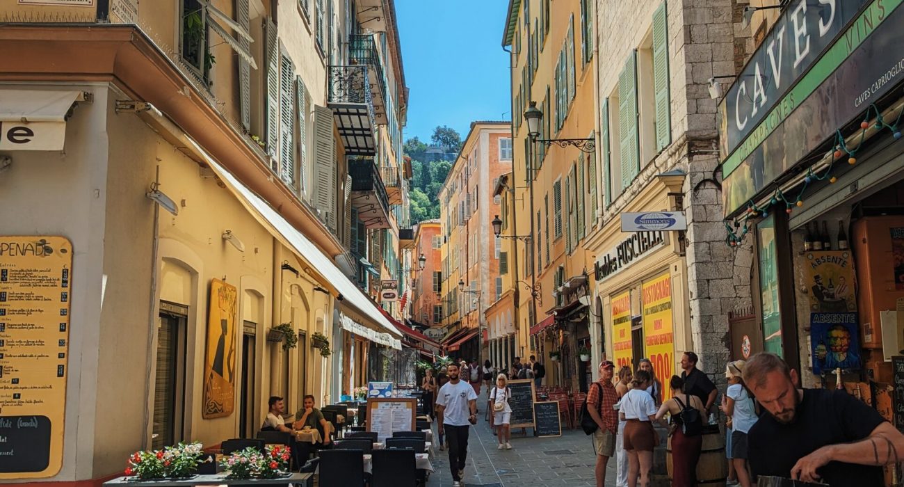 The Ultimate Guide to Exploring Nice with Your Children